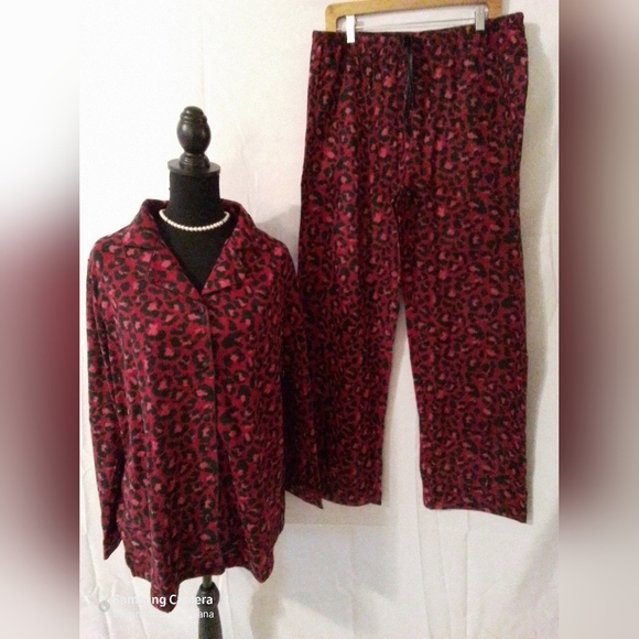 Joan Boyce | Intimates & Sleepwear | Nwt Joan Boyce Womans 2 Pc Fleece ...